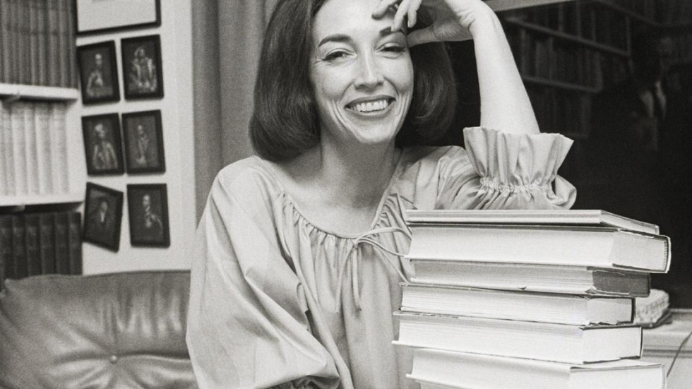 Helen Gurley Brown Longtime Cosmopolitan Editor Dies At 90 South