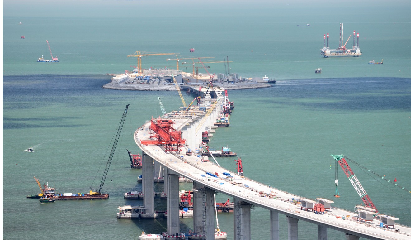 President Xi Jinping inspects troubled HK$117 billion bridge on final ...