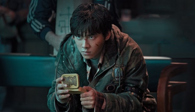Animal World film review: Li Yifeng, Michael Douglas in Chinese ...