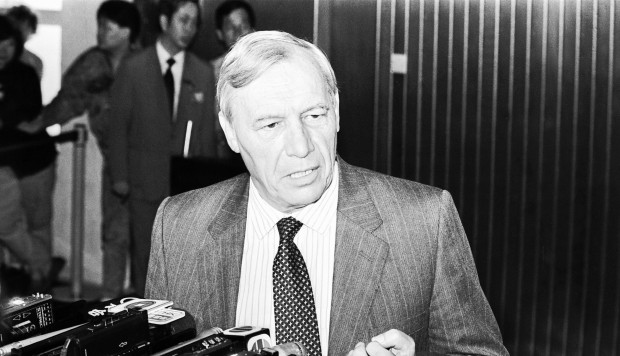 Sir Alan Donald, British ambassador to Beijing during Tiananmen Square ...