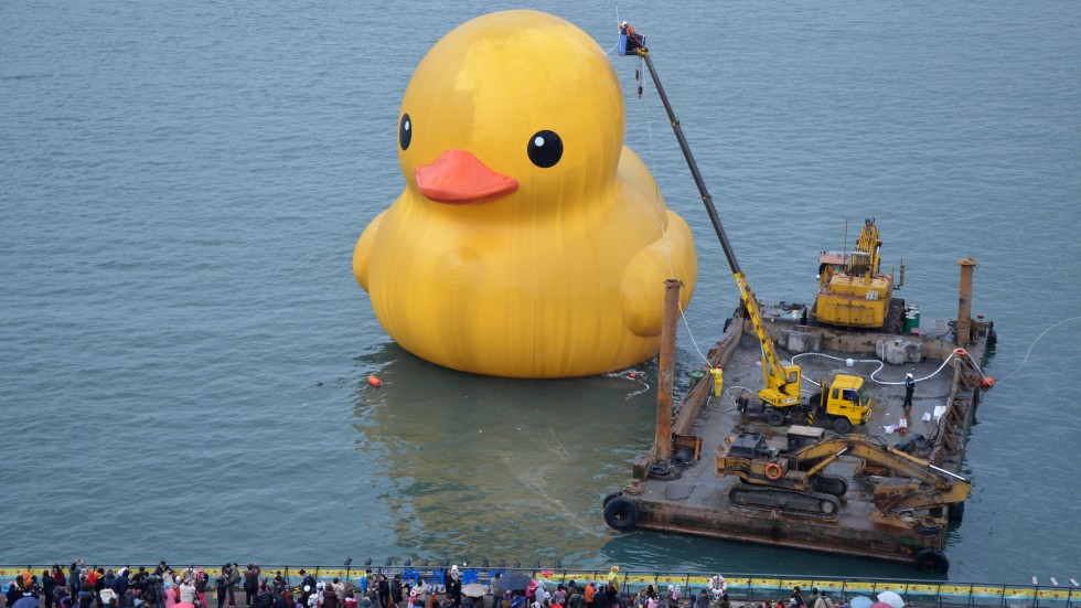 Rubber Duck bounces back in Taiwan after exploding on New Year’s Eve ...