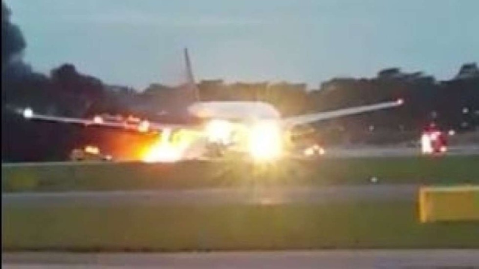 Singapore Airlines jet catches fire after emergency return to Changi ...