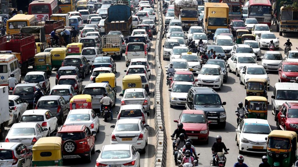 Living near heavy traffic increases risk of dementia, scientists say ...