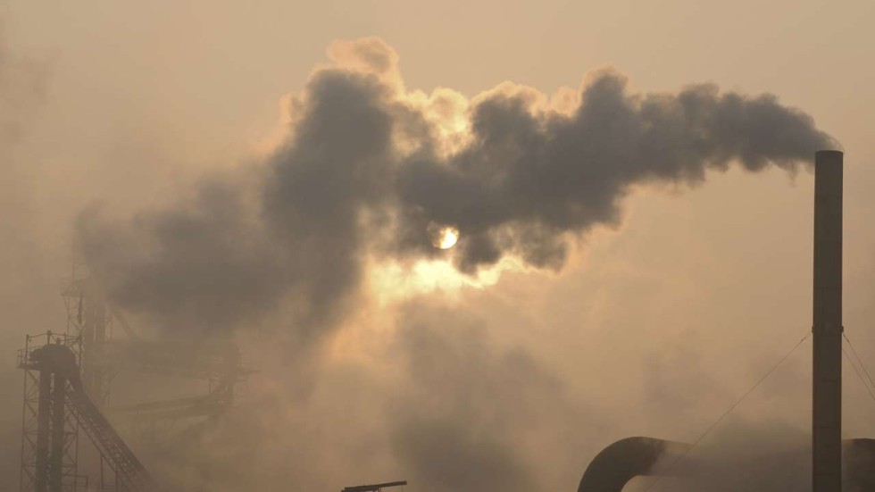 China’s smog inspectors held captive during checks on polluting factory ...
