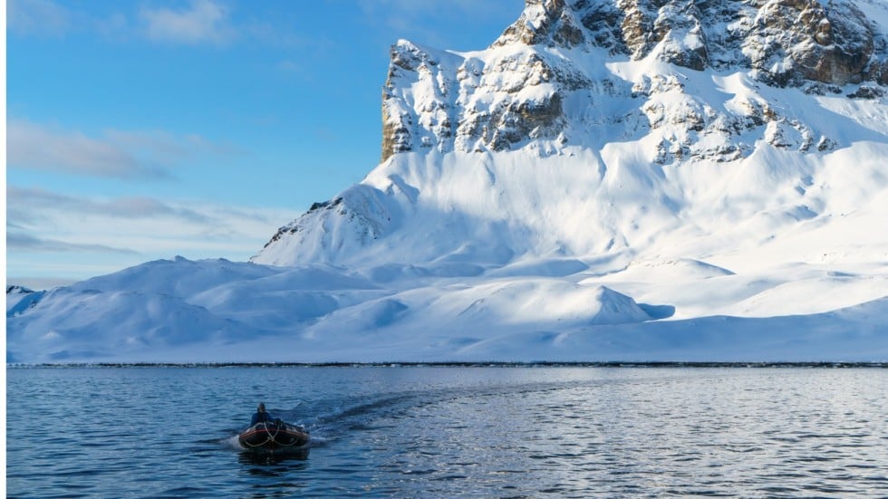 Arctic sailing gets tourists up close with nature and melting glaciers ...