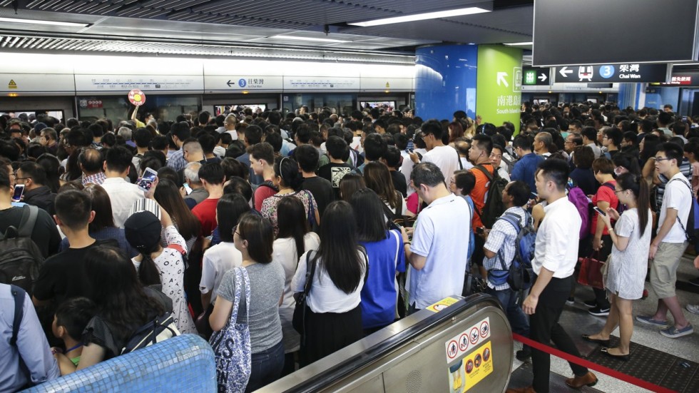What daily rush hour queues at MTR Admiralty station reveal | South ...