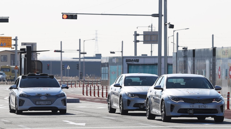 Japan edges closer towards brave new world of self-driving cars but ...