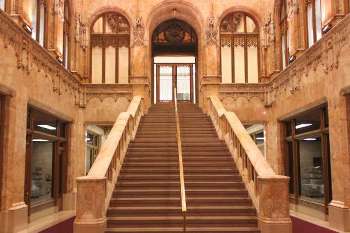 Take a rarely seen look inside New York’s famed Woolworth Building ...